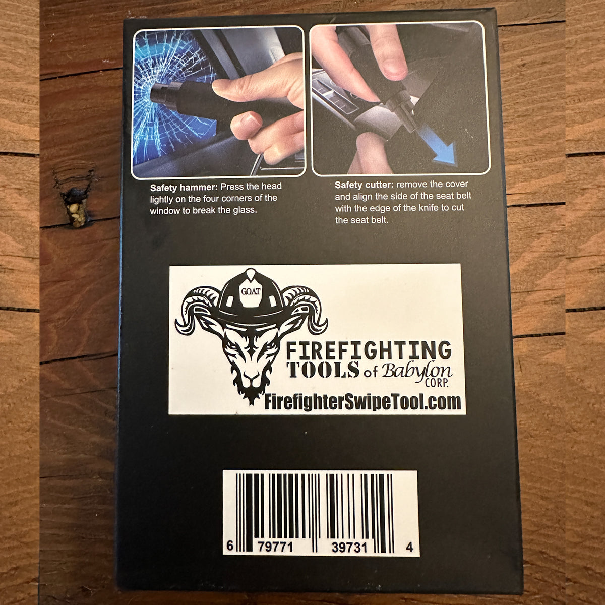 Auto Rescue Tool - Window Punch/Seatbelt Cutter Combo · Job Town Tools